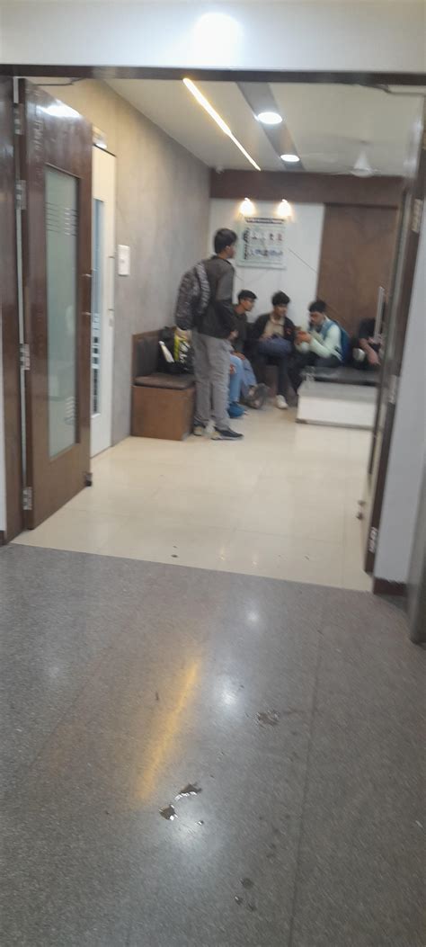 Bakliwal Tutorials Iit Reviews Fees Course Contact