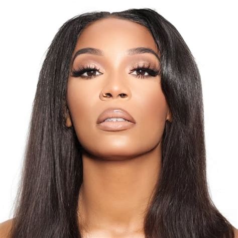 Della Hamby Damndella • Threads Say More