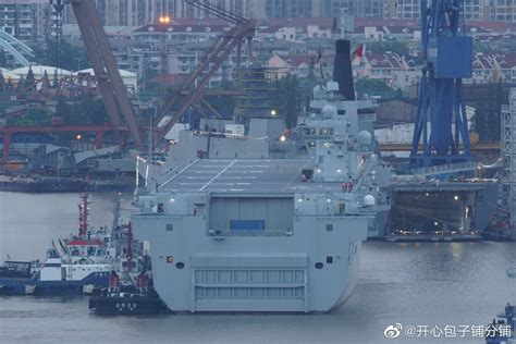 Type 075 Lhd Anhui 33 With An 071 Lpd In The Foreground Shanghai August 2022[1620 X 1080