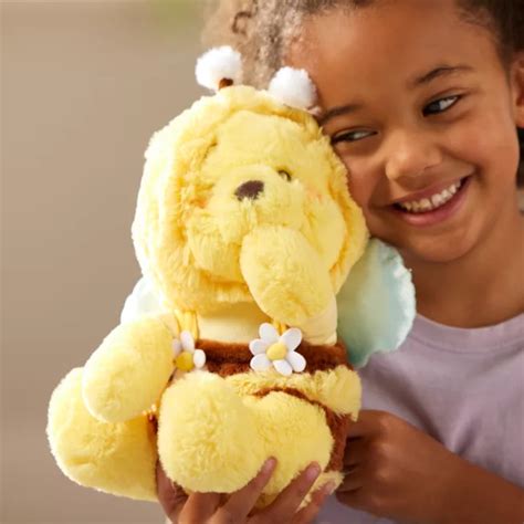 Winnie The Pooh Small Plush Honey Day