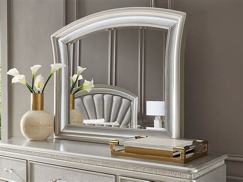 Starlet Lane 5 Pc Silver Gray Queen Bedroom Set With 3 Pc Queen Bed Dresser Mirror Rooms To Go