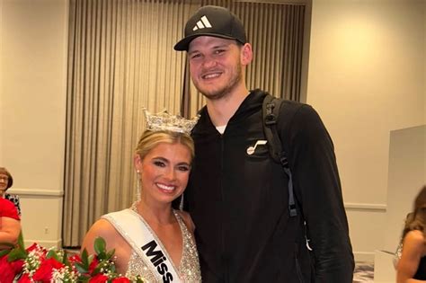 Nba Star Walker Kessler Shares His Stunned Reaction To His Girlfriend