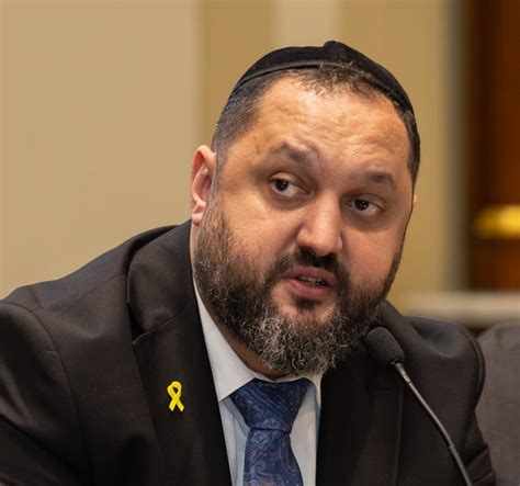 מסוכן ליהודים מחאה רבנית חריפה נגד תקיפת הרב בצרפת ערוץ 7