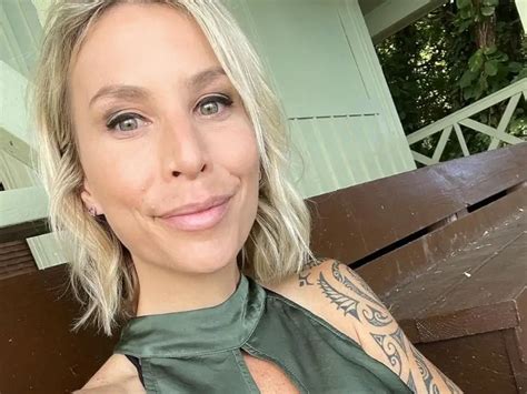 Lyssa Chapman Measurements Bio Heightweight Shoe And Bra Size