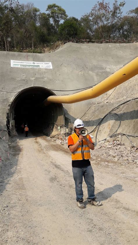 20170303 อุโมงค์วิหาร1703060005 Tutg