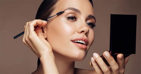 Non Toxic Makeup Is Taking Over—heres What Big Beauty Wont Tell You