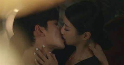 Kim Soo Hyun And Seo Ye Jis Steamy Af Kiss Scene In Its Okay To Not