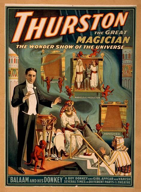 Wall Décor Vintage Art Deco Magician Poster Levitation Illustration
