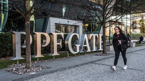 Skupina Ppf Nakoupila V Maďarsku Investovala V Telekomunikacích