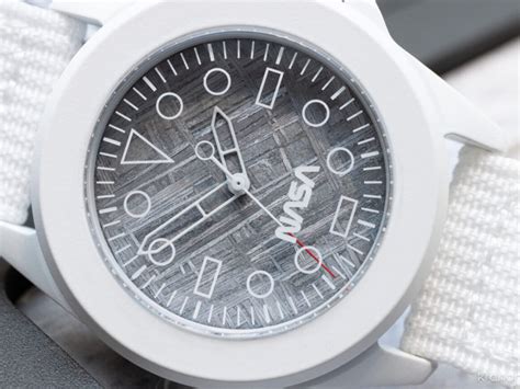 Az Első Ai Tervezte G Shock és A Nyom Nélkül Kivezetett Rolex Yacht