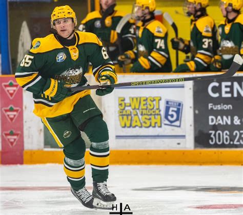 Broncos Jacob Strizzi Named Sjhl Forward Of The Week Discoverhumboldt