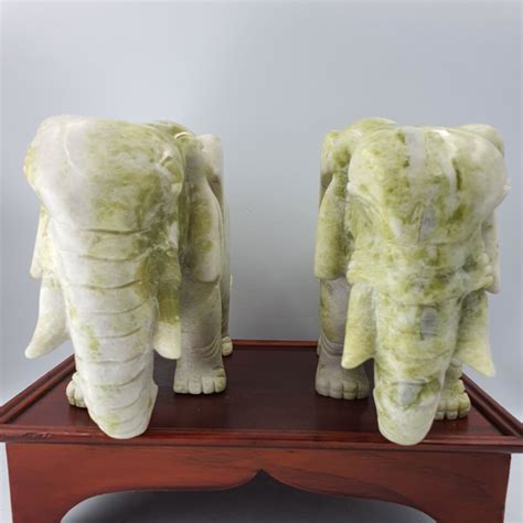 O1 볼수록 눈길이 가는 옥 코끼리 한쌍 동묘장터 골동품 고미술품 실시간 경매