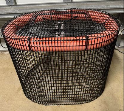 Robs Reel Bait Mini Oval Floating Bait Cage Mini Oval 24 X 18 X 18