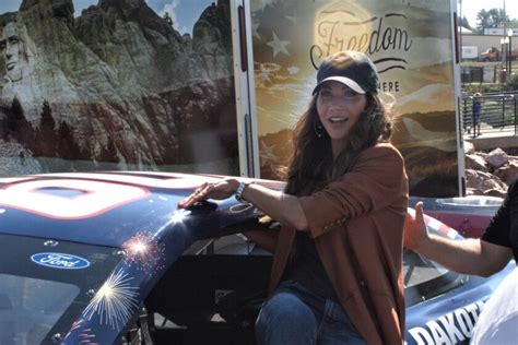 Sd Gov Kristi Noem Lauds Workforce Marketing Campaigns Success