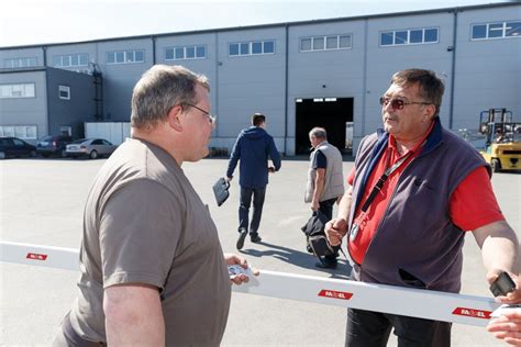 Kohtutäitur Külastas Filipp Levada Firmat