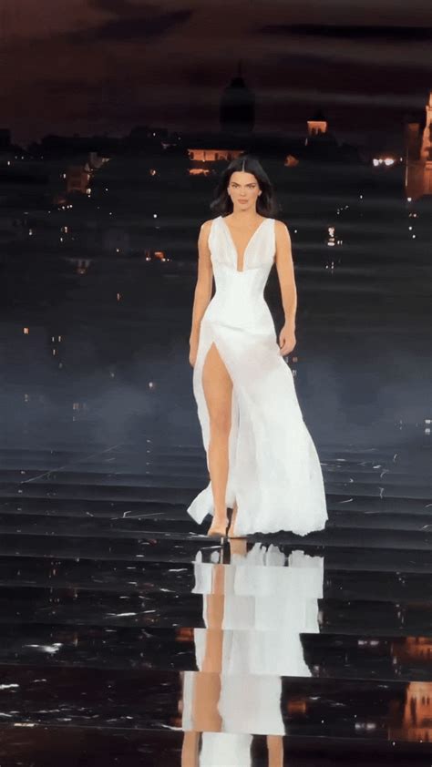 파리패션위크 로레알 쇼에서 너무 예쁜 켄달 제너 네이버 블로그