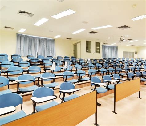 泰国关塔那不里 12月23日：2012年12月23日，泰国关塔那布里的一间会议室。 一间商务和教育会议室高清摄影大图 千库网