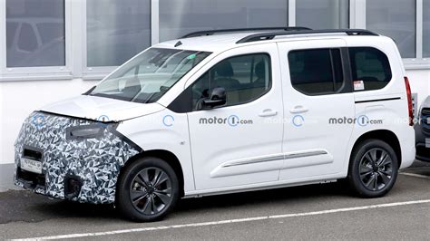 Opel Combo Life Spy Photos Capture Van Hiding