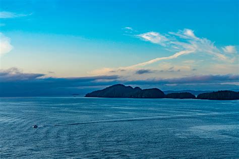 Reserva Ecológica Duque De Edimburgo Y Estrecho De Johnstone Aguas