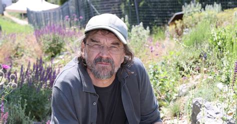 I S Poškozeným Sluchem Se Zpěvák Dan Bárta Vrací Na Koncertní Pódia