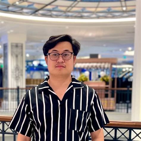 Bom Pongsatorn B Berman • Threads Say More