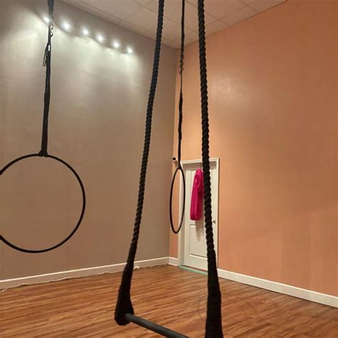 Aerial Dance Lyra Dancing Circus Ring Aerial Hoop Single Point Yoga Hoop Circus Acrobatic