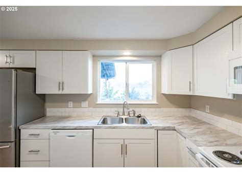23900 Sw Loganberry Ln Sheridan Or 97378 Redfin