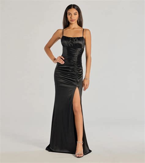 Formal Tiered Dresses And Windsor