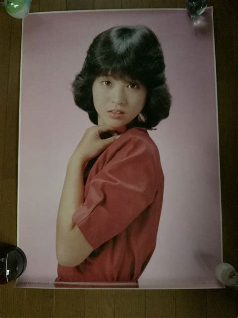 松田聖子 ポスター 赤その他｜売買されたオークション情報、yahooの商品情報をアーカイブ公開 オークファン（）