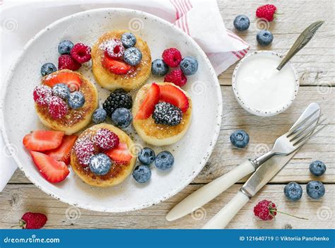 Syrniki Cottage Cheese Pancakes Syrniki Curd Fritters With Fresh