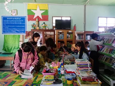 နမ့်ဆန်မြို့ ပြည်သူ့စာကြည့်တိုက်တွင် ကျောင်းသားသူများ စာအုပ်စာစောင်မ