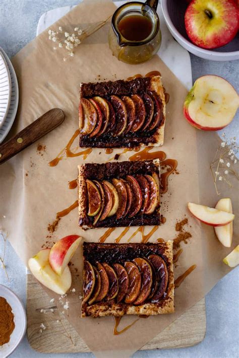 Honeycrisp Apple Tart With Caramel Sauce A Life Delicious