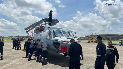 Mh 60r Helicopter A Closer Look At Its Capabilities Orbitshub