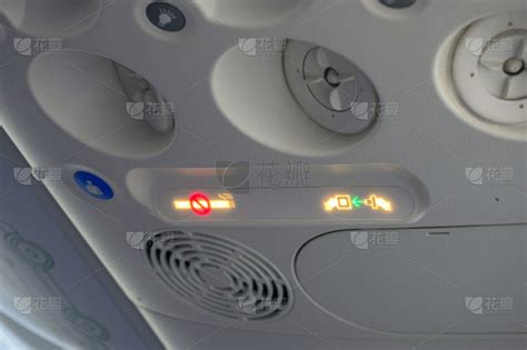 禁止吸烟记号安全带安全的飞机显示器室内光盘机航空器拍摄视角投影设备零售展示
