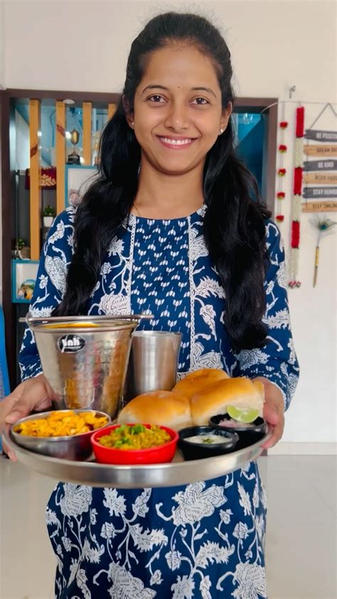 Bhagyashree Cook And Vlogs Twins Mom Chicken Tandoori 😋