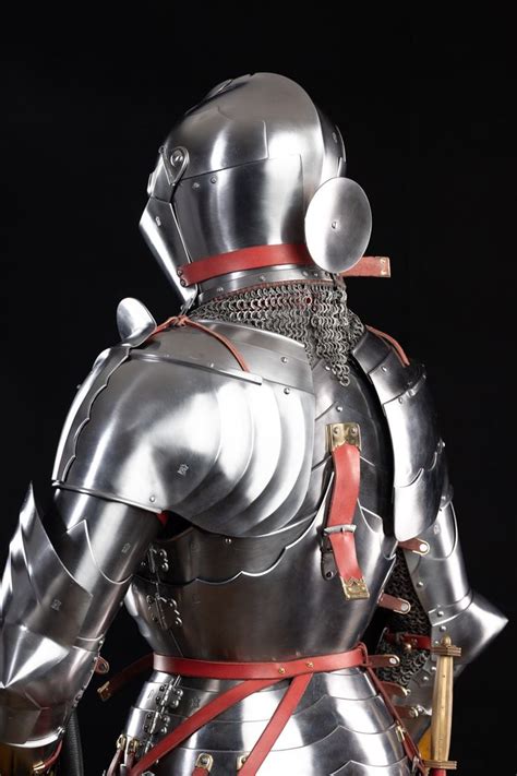 Milanese Armor Of Sir Richard De Beauchamp Century Armor Medieval