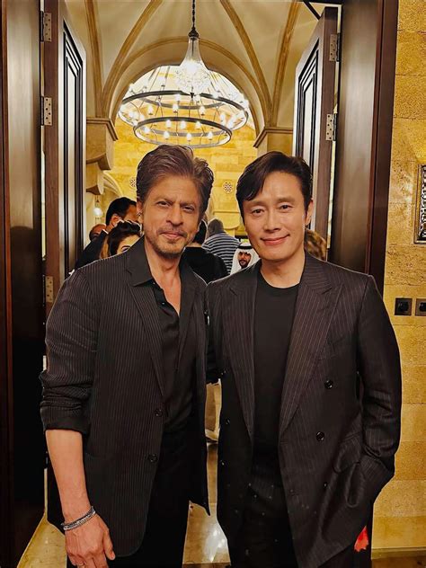 Shah Rukh Khan Poses With Squid Game Stars Lee Jung Jae And Lee Byung