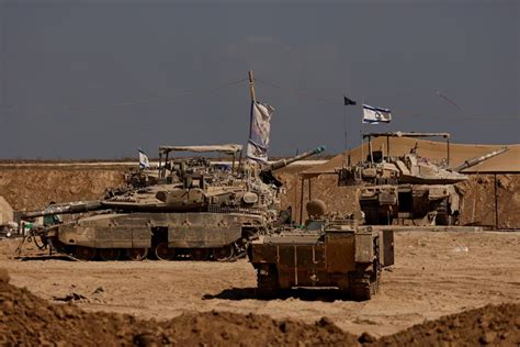 Israel Sends Tanks Deeper Into Gaza City More Families Flee