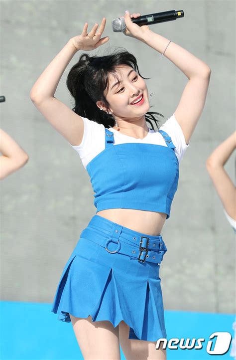 트와이스 지효 행복 미소 반짝 반짝~