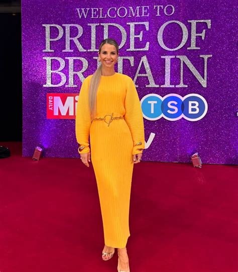 Vogue Williams Leaves Fans Gushing Over Stunning New Hairs Do As She
