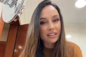 Kaća Pokazala Sina Mali Plavušan Neverovatno Koliko Je Porastao Nosi