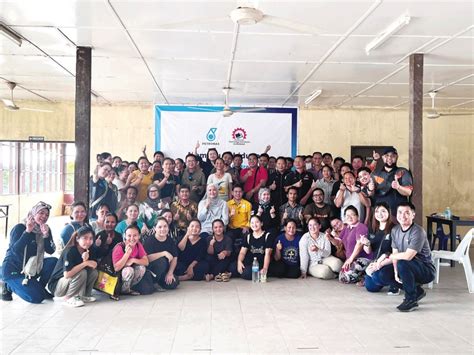 In Sarawak Penan Community Embracing The Digital Age Malay Mail
