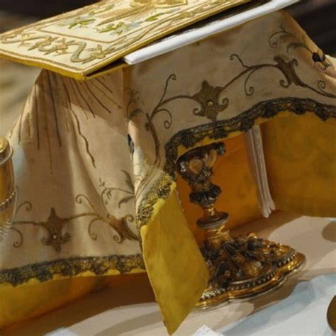 Los Objetos Sagrados De La Iglesia Católica Significado Y Uso San