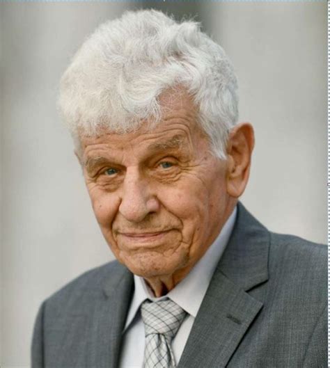 Akademikkajetan Gantar Slovenski Grobovi