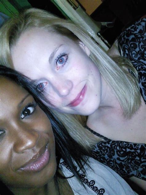 Foto De Fucksluts Claudia And Carrie