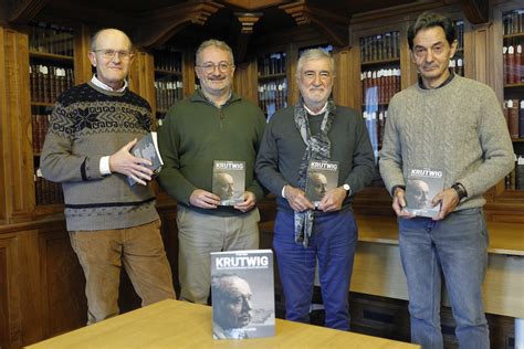 ‘krutwig Bere Mendeurrenean Berrirakurtzen Liburua Kaleratu Du Nabarralde Fundazioak Kultura