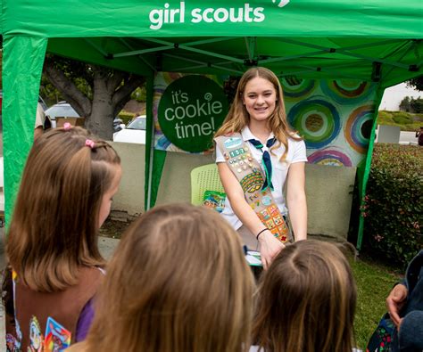 Shes A Star Orange County Girl Scout Graces Thin Mints Box Orange