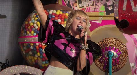 Miley Cyrus Comparte Video Para Angels Like You Cusicaplus