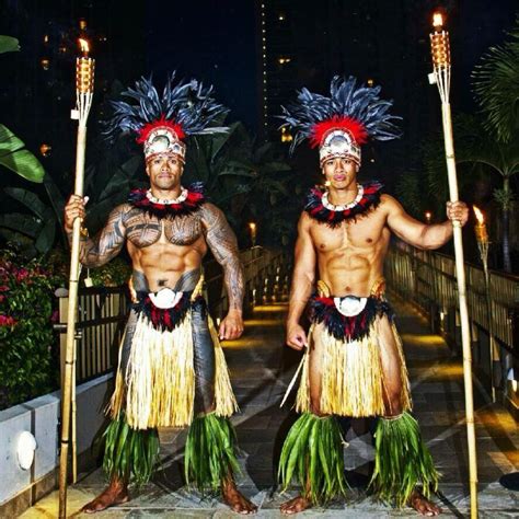 Traditional Polynesian Clothing