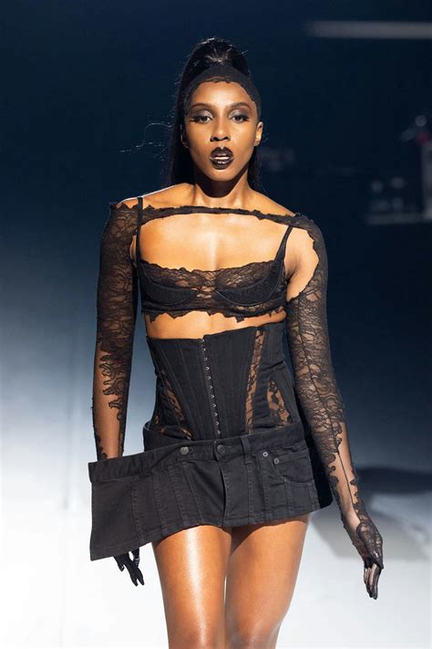 Muglers Fw23 Show Starred Arca And Ziwe